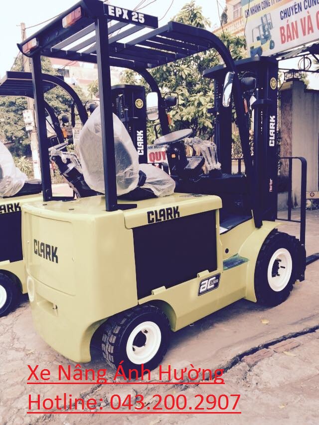 Sản Phẩm - XE NÂNG ĐIỆN HIỆU CLACK